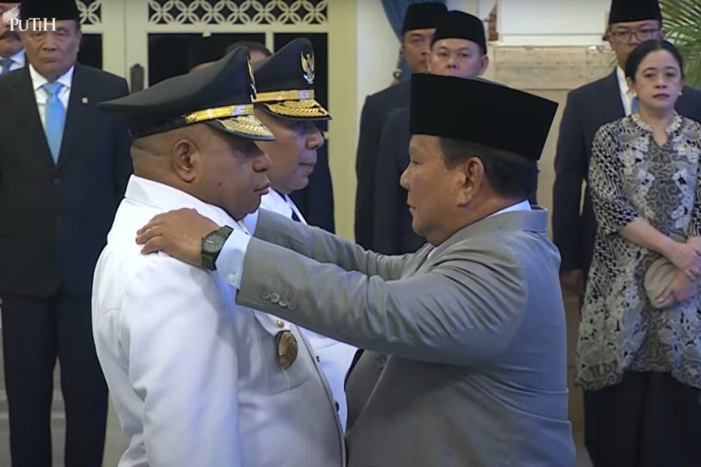 Profil Mathius Fakhiri: Mantan Jenderal Polisi yang Dijadikan Gubernur ...